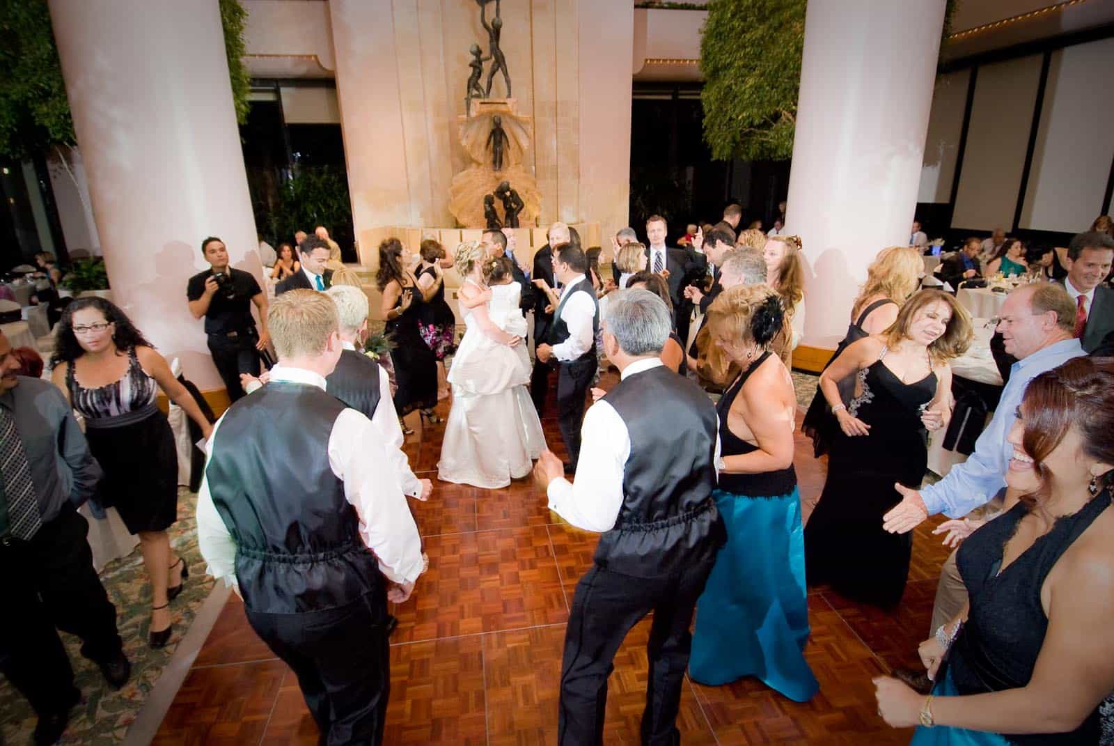 Important Wedding Guest Etiquette You Need to Know (Part 1) - Just Marry!