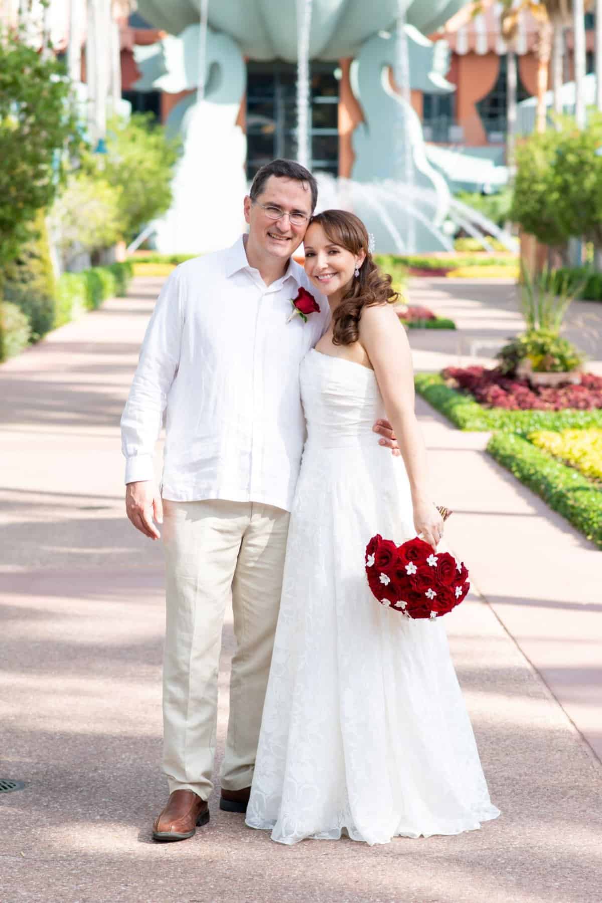Vow Renewal Ceremony | Clara and Jaime at the WDW Swan Resort - Just Marry!