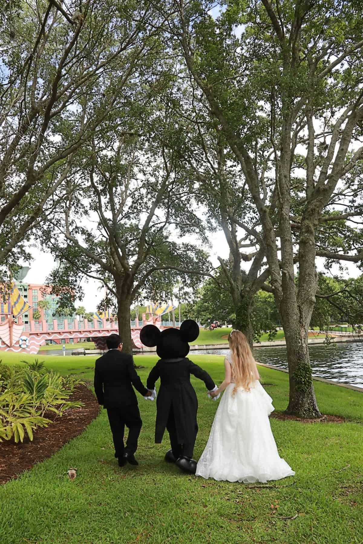 Swan and Dolphin Wedding | The Real Wedding of Sarah and Christopher ...