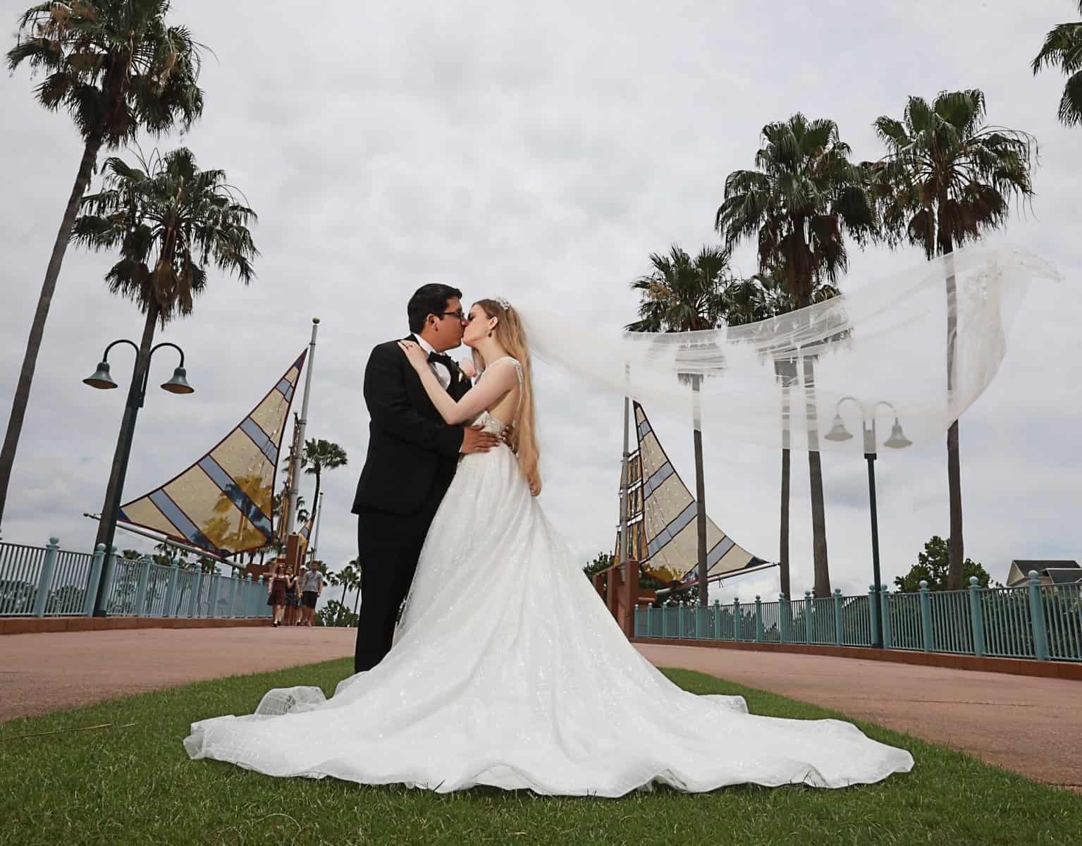 Swan and Dolphin Wedding | The Real Wedding of Sarah and Christopher ...