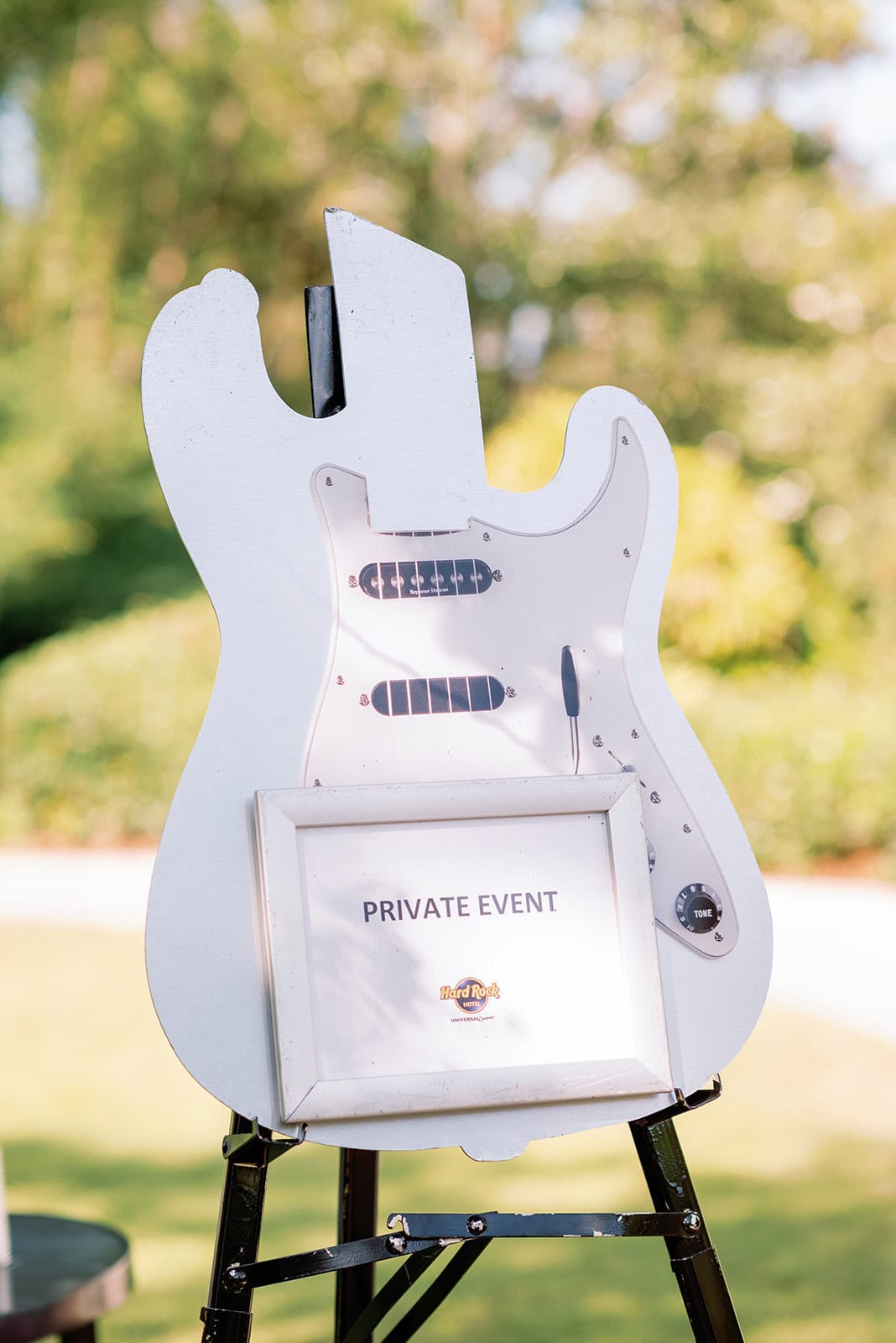 Savannah and Pearce’s Colorful Spring Wedding at the Hard Rock Hotel ...