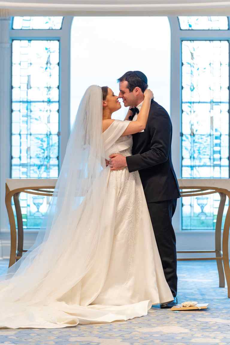 Frozen Wedding | Allison and Scott at Disney’s Wedding Pavilion - Just ...